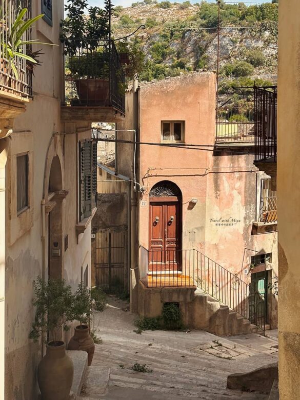 【西西里島】Modica莫迪卡-巴洛克小鎮：住宿、交通、景點、美食地圖 - Travel with Miya 跟著咪呀遊世界